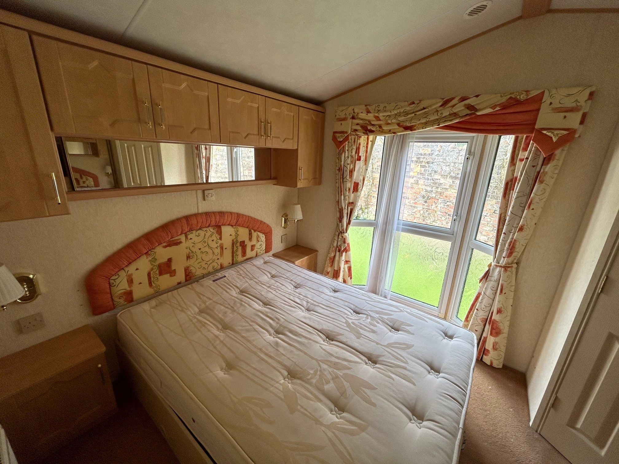PRE-OWNED 2002 WILLERBY ASPEN | Flower of May